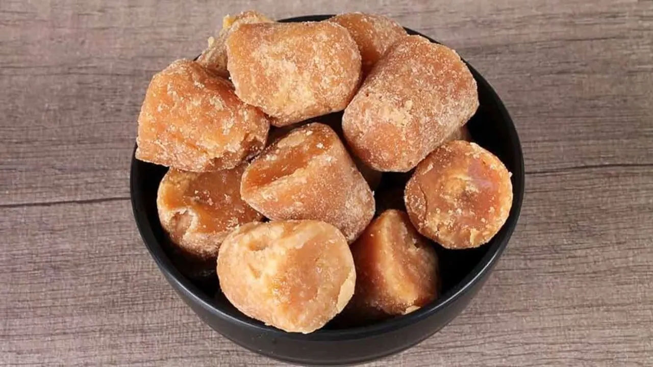 Jaggery Benefits | लठ्ठपणा कमी करेल, ब्लड प्रेशरही नियंत्रणात राहील ...